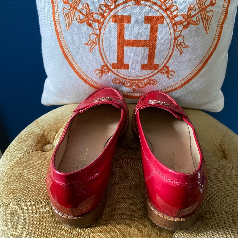 Chanel Interlocking Cc Logo Red Loafer - Gem